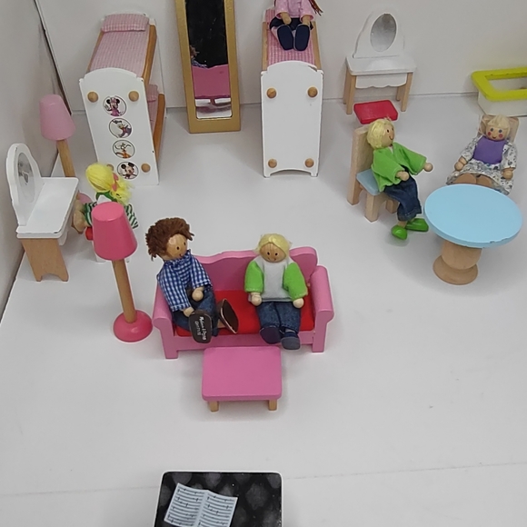 Kidkraft | Toys | Over 2 Pieces Of Melissa Doug Dolls And Kid Kraft 206 ...